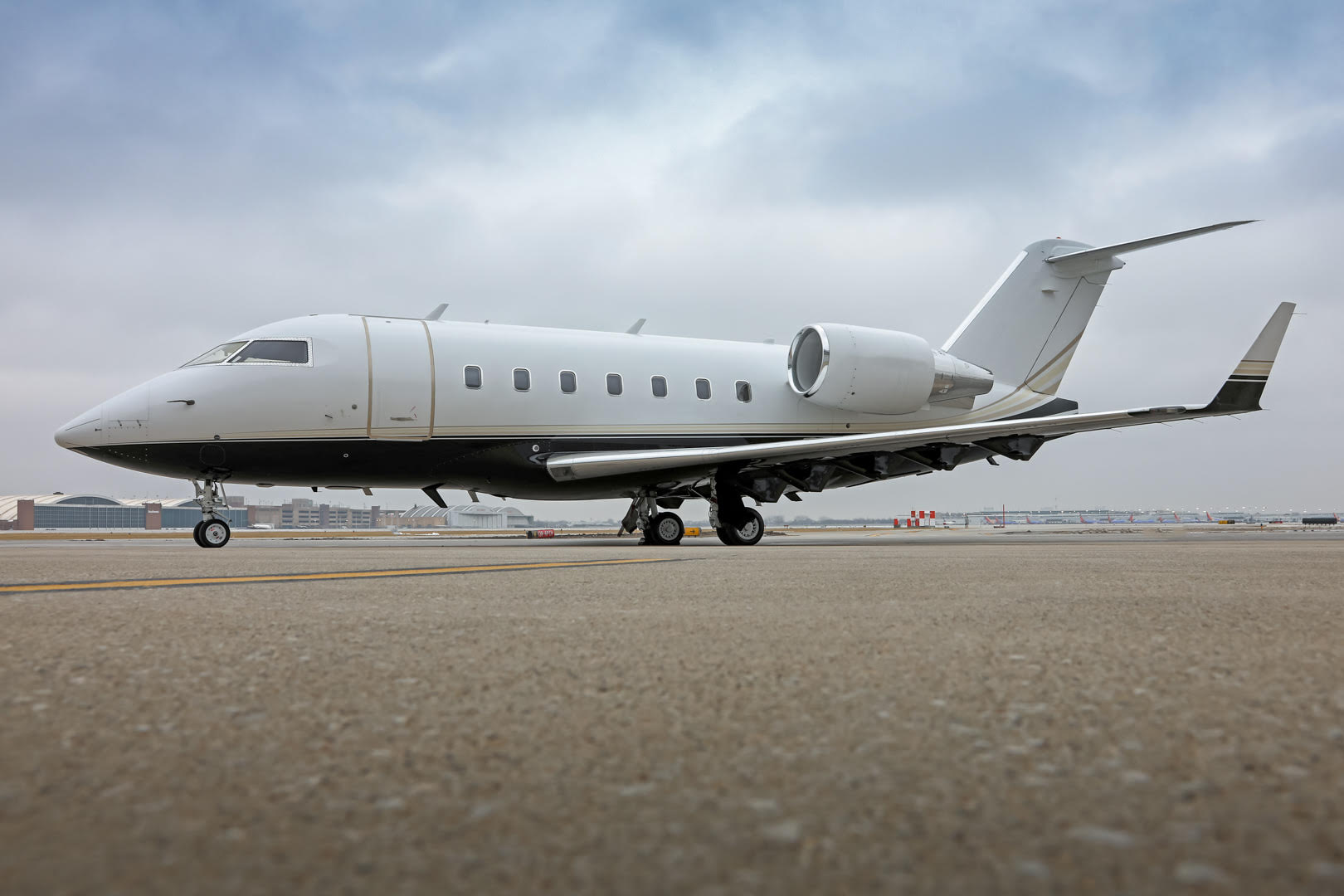 Aircraft Highlight: Challenger 601 – FlightCast
